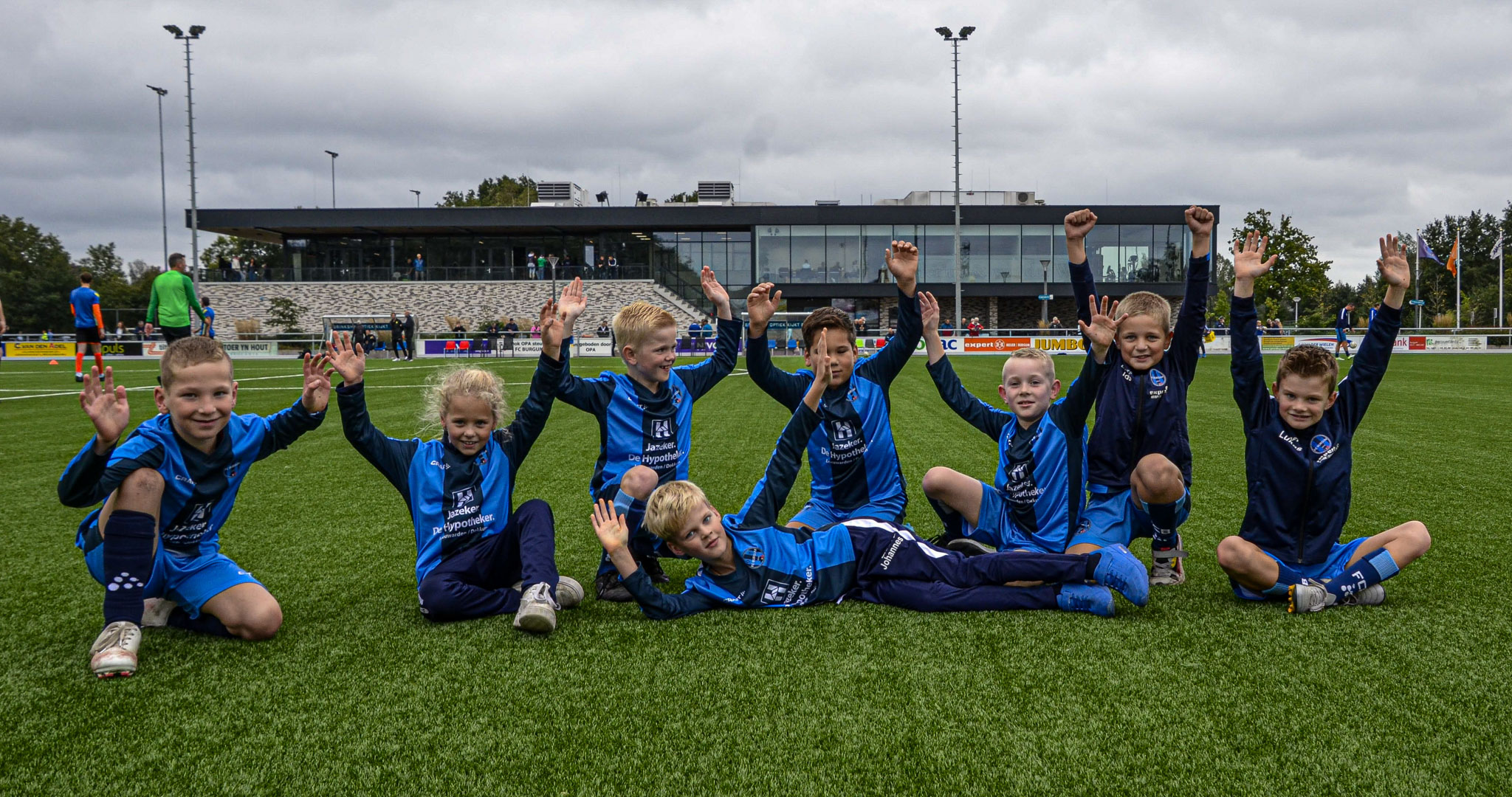 Sfeerteams van de week: JO9-2 en JO9-3🥁💙 | Nieuws | FC Burgum